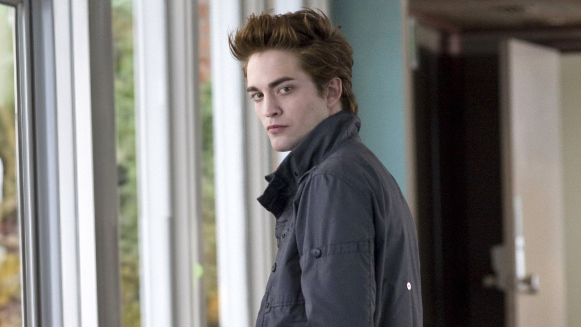 7 Actors That Should Play Edward Cullen In Twilight TV Reboot