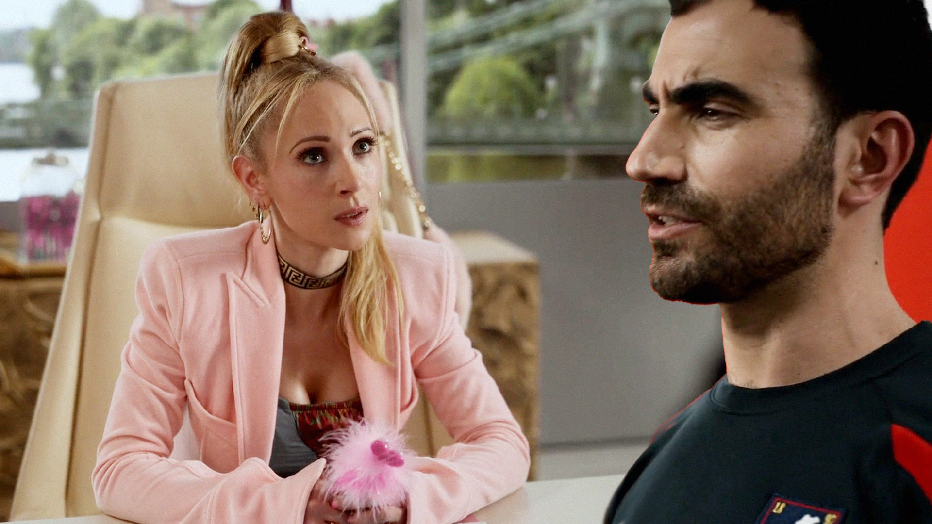 5 Reasons Roy & Keeley Breaking Up in Ted Lasso Season 3 Had Zero Sense