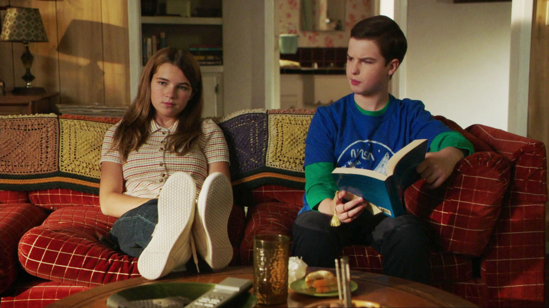 Sheldon & Missy's Age in Young Sheldon Season 6 Explained: How Old Are ...