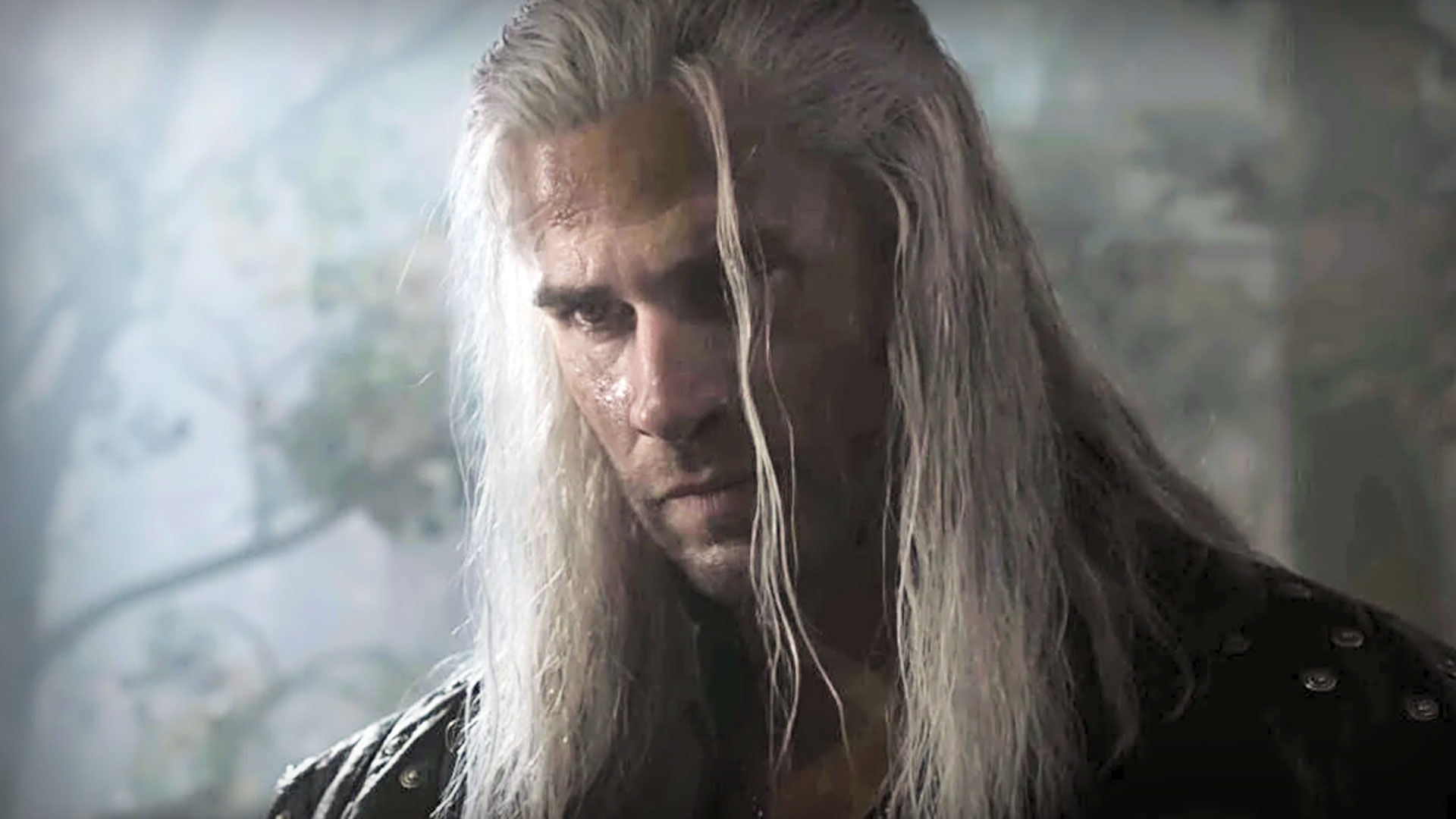 First Look: Liam Hemsworth Suits Up as Geralt in The Witcher Season 4 ...